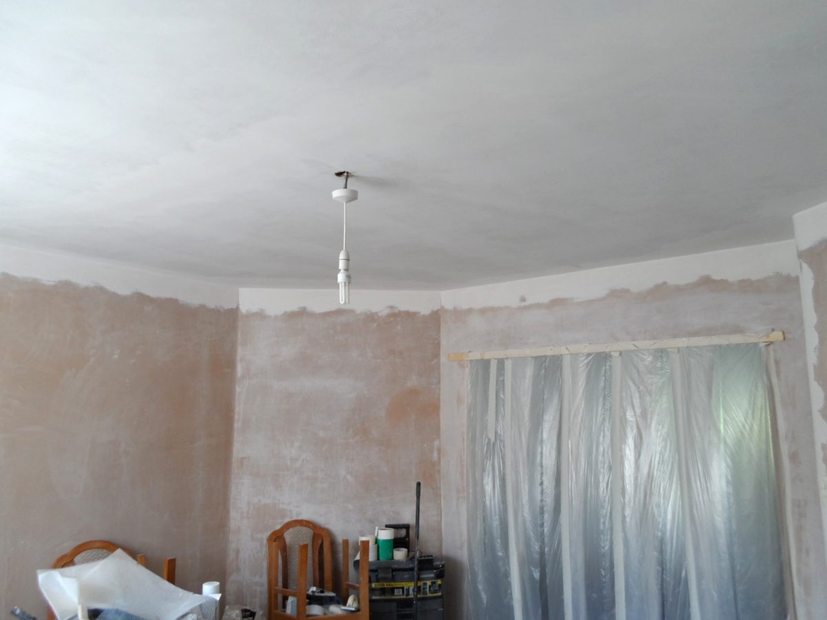 frontroom-ceiling-stain-block