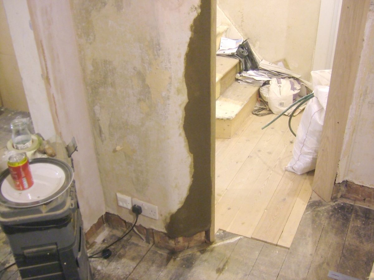 frontroom-wall-repaired-2